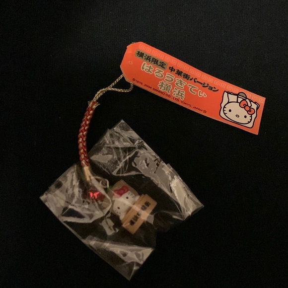 Hello Kitty | Accessories | Hello Kitty Yokohama Limited Edition ...